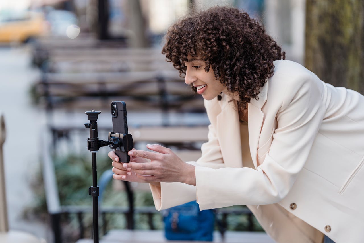 Lights, Camera, Engagement: Mastering LinkedIn Video Content Sotrender Blog